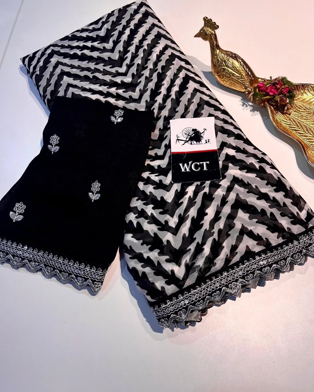 Pure gorget fabric Trendy zigzag design Beautiful cutwork Heavy work b ...